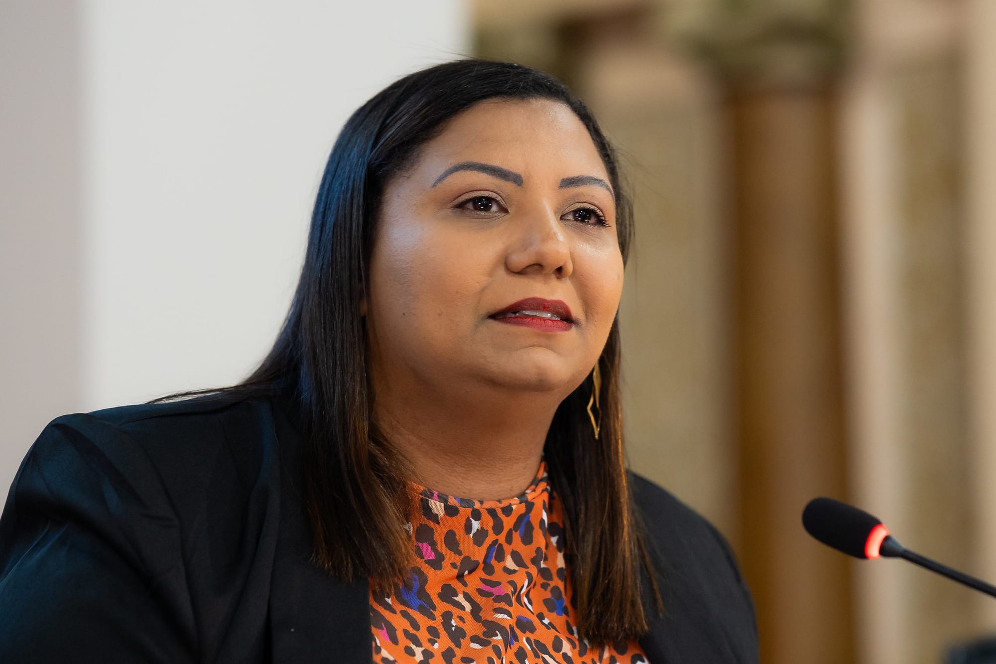 Aline Reis, do Plural, é finalista em prêmio que define jornalistas ...